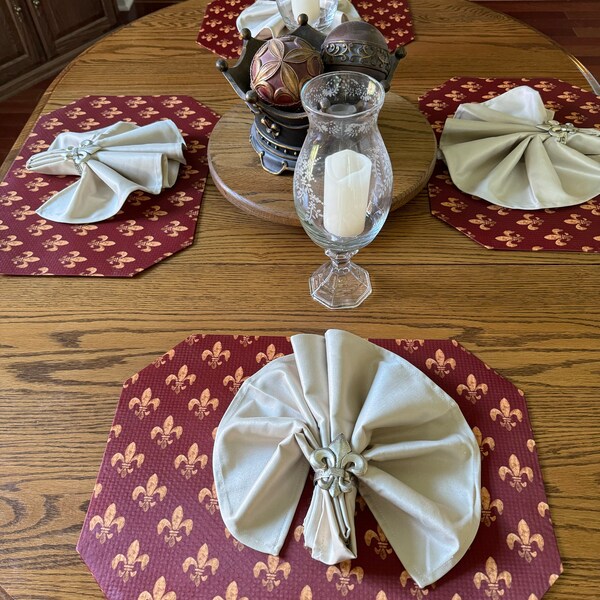 Faux Silver Grey Alligator Crocodile Wedge Placemat for Round Tables ...