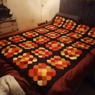 Cats in Pajamas Quilt and Pillow Pattern by Elizabeth Hartman - Etsy