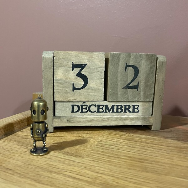 Bitsy, the Brass Robot Figurine - Etsy