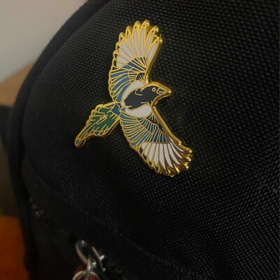 Magpie Enamel Pin - Etsy