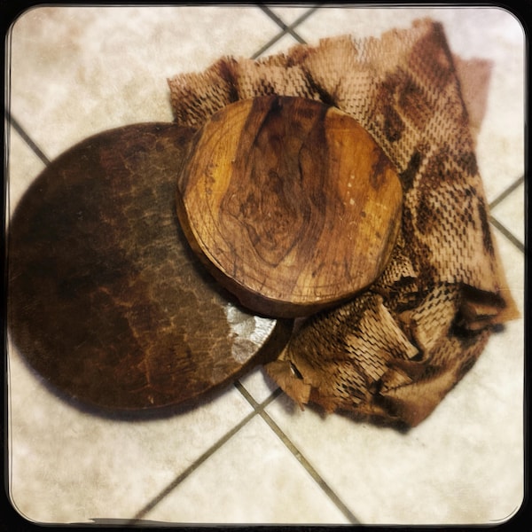 Rustic Circular Vintage Chapati Wooden Riser Trivet, Farmhouse Decor ...