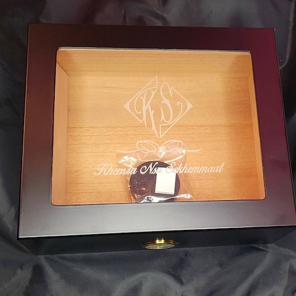 Personalized Cigar Humidor Box, Engraved Glass Top Wooden Humidor ...