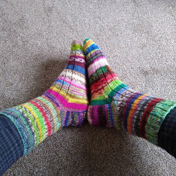 Grannies-in-a-row Socks Knitting Pattern. PDF File. Instant Digital ...