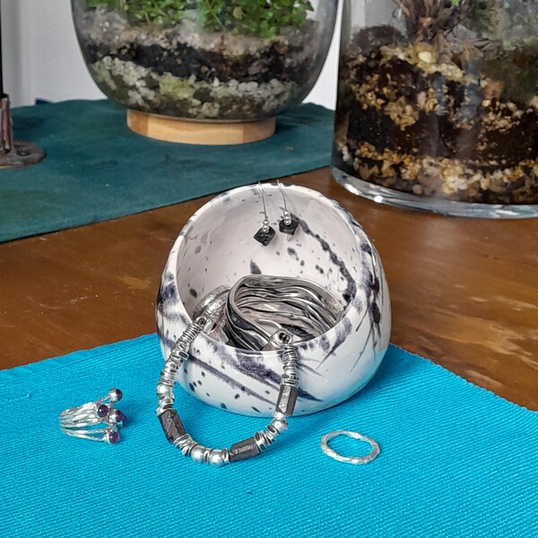 Ceramic Salt Pig, Handmade Kitchen Decor, Pottery Salt Cellar, Pinch ...