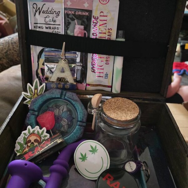 Stoned F.O.P. Lean Display - Etsy