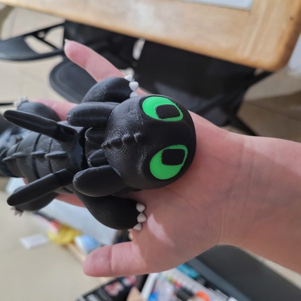 3D Printed Toothless Stationary: Adorable How to Train Your Dragon ...