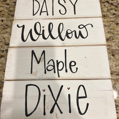 Last Name Sign, Round Initial Sign, Wedding Sign, Wedding Gift ...