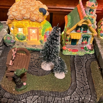 Spring/summer Village Display Platform for Lemax / Department 56 ...