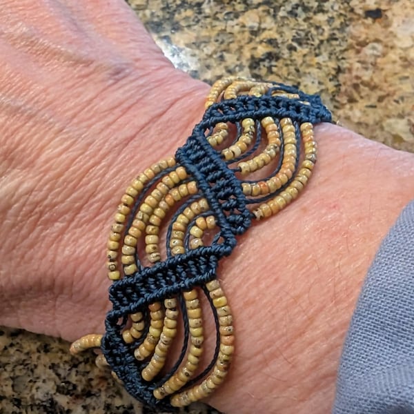 Micro Macrame Tutorial - Falling Leaves Bracelet - Pattern - Beaded Macrame - Jewelry Making ...