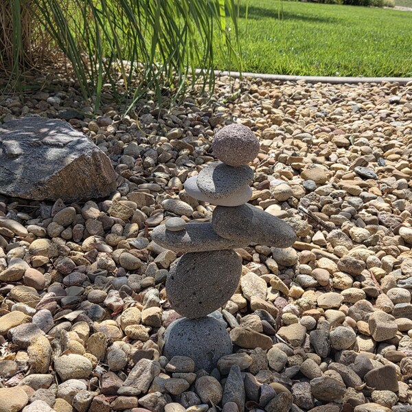 8 Stone Cairn Garden Statue | Stonestatue | Outdoors Decorer ...