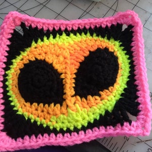 Alien Head Granny Square - Etsy
