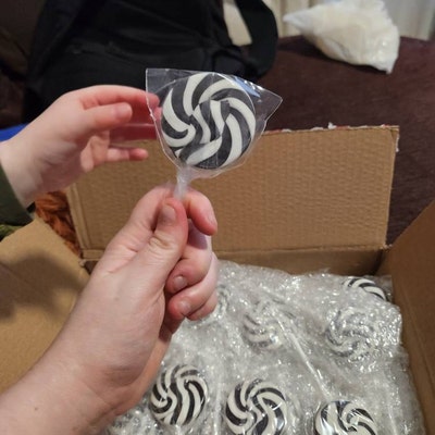 Black & White Love Heart Lollipops, Halloween Lollies, Candy Lollies ...