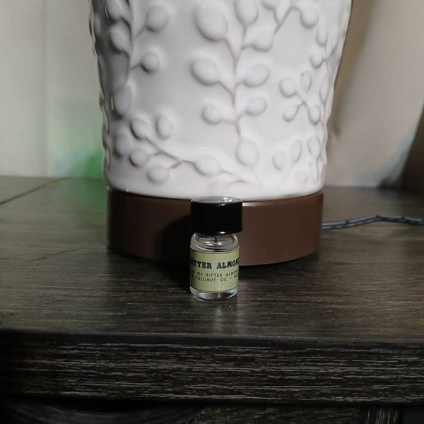 Gurjun (gurjum) Balsam, Dark, Essential Oil, Dipterocarpus Turbinatus ...