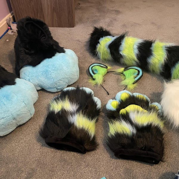 Furry Paws With Star Pattern and Colorful Style | Fluffy Fursuit ...