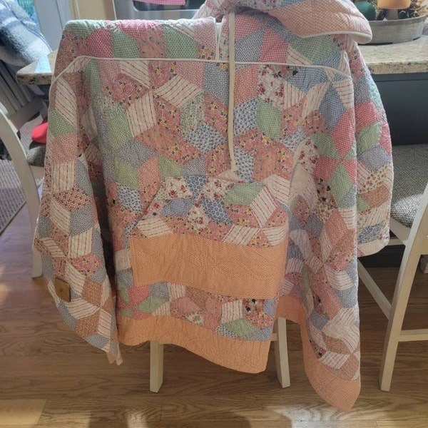 One-of-a-kind Vintage Quilt Poncho - Etsy