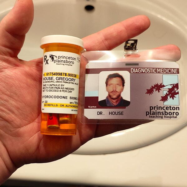 TV Show House MD Screen Accurate Replica "dr Allison Cameron" Hospital ...