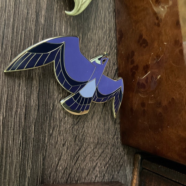 Peregrine Falcon Hard Enamel Pin | Falcon Pin | Art Deco | Bird Pin - Etsy