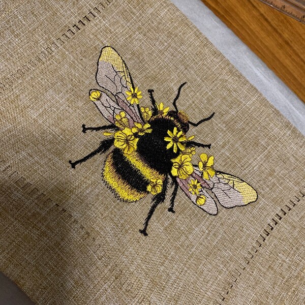 Floral Bumblebee Machine Embroidery Design, 3 Sizes, Instant Download ...