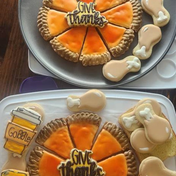 Thanksgiving Pie and Give Thanks Plaque Cookie Cutter - Etsy