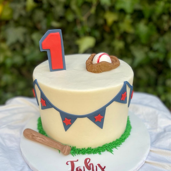 Fondant Baseball Cake Toppers, Baseball Bat, Baseball Glove and ...