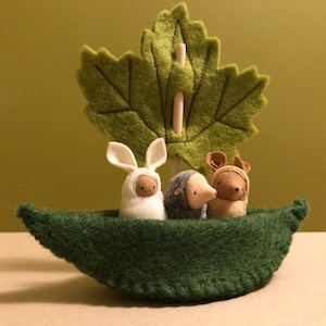 Toy Boat With a Leaf Sail, Wool Felt Canoe, Waldorf Toy - Etsy