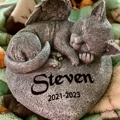 Cat Memorial Garden Stones Grave Markers With a Cat Sleeps on the Heart ...
