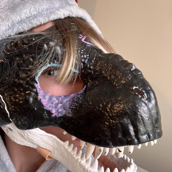 White Base Painted Raptor Dinosaur Velociraptor Mask for Fur Suit ...