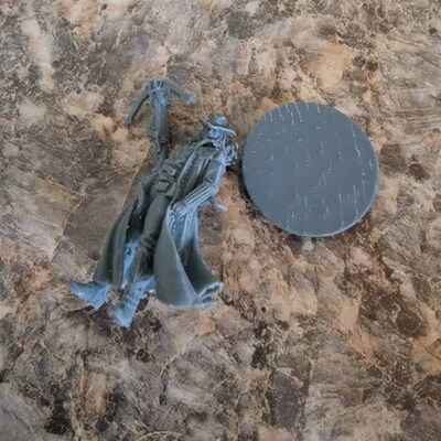 Flag Bearer, Bannerman, Fighter, Cloak, Spiked Plate, Chain Mail, Spear ...