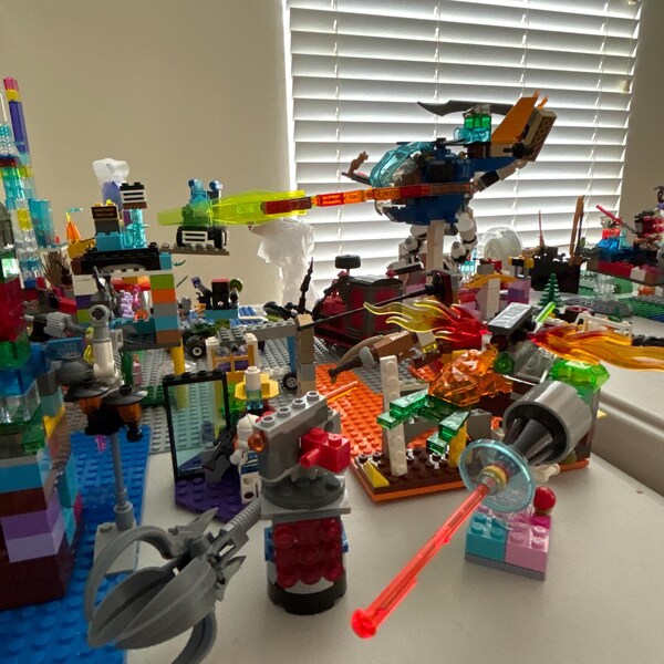 Lego® 2 Minifigures With Accessories Random Assortment Pack, Gift ...