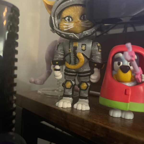 3D Printed Robot With Controller Holder and Game Card Storage ...