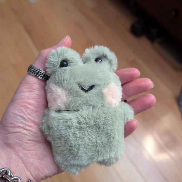 HAPPY FROG Keychain | Plush Keychain | Handmade Keychain | Gift for Her ...