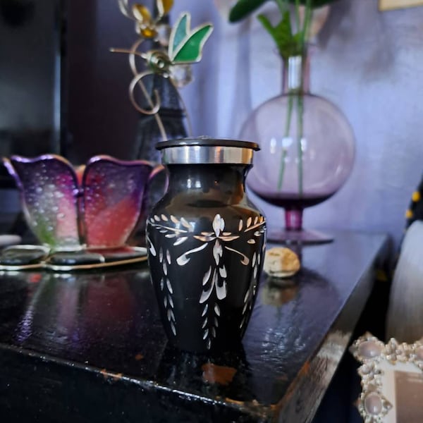 Flying Eagle - Eagle in Flight White Urn for Ashes Adult Male - Urns ...