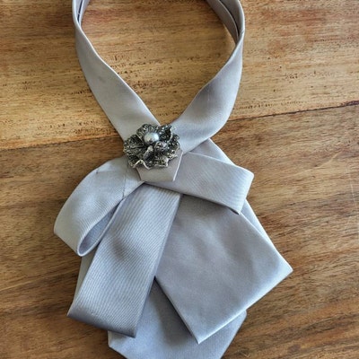 Elegant Glossy Red Necktie With Brooch. Luxury Satin Style Women's Tie ...