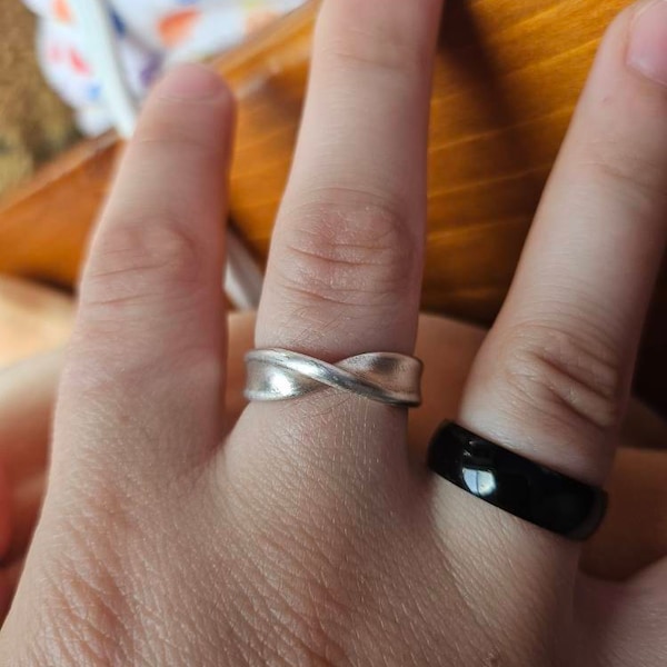 Delicate 925 Sterling Silver Mobius Ring - Handcrafted, Unisex ...