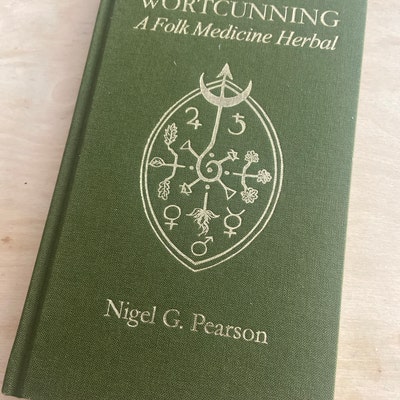 The Witch Compass: Working With the Winds in Traditional Witchcraft. by ...