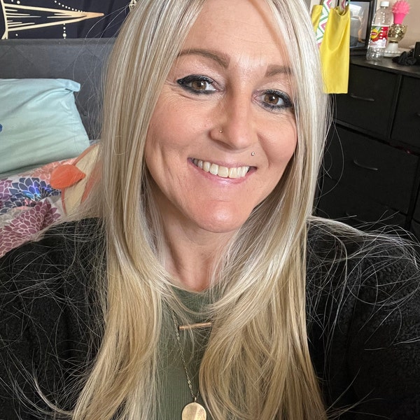 Remi Light Density 16”- 21.5" Neutral Blonde Layered With Curtain Bangs ...