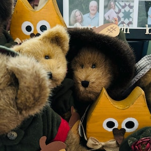 Summer Cats. Floral Cat Decor. Cat Tier Tray. Mothers Day Decor. Cat ...