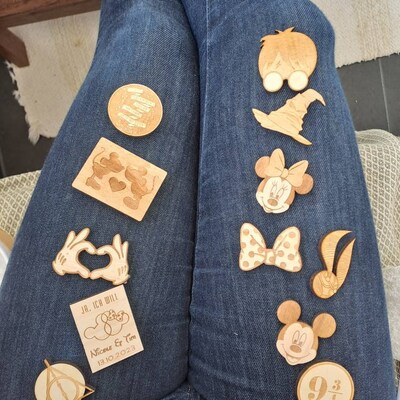 Set of 6 Pokemon Wooden Magnets & Pins Exclusive Brooch/magnet ...