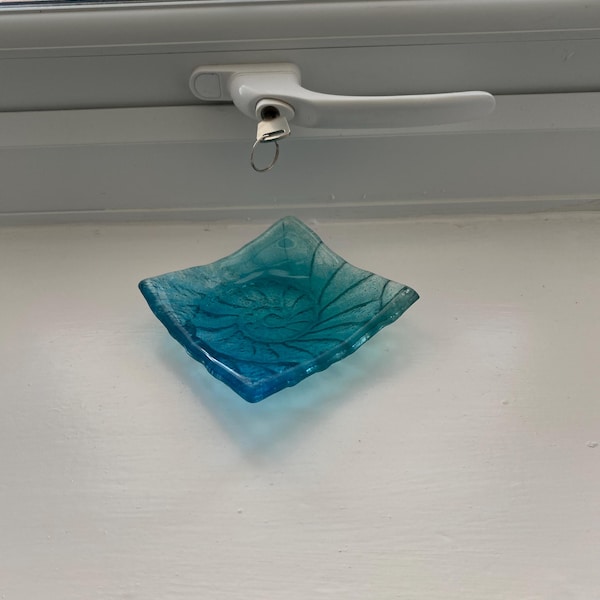 Wave in a Box Fused Glass Wave Wall Art Sun 25x25cm(10"), Turquoise ...