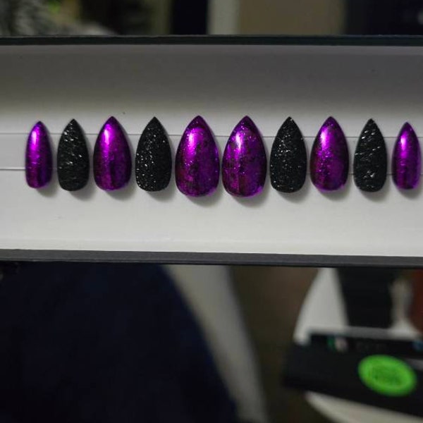 Sage Green and Gold Press on Nails Custom Shape / Size Nude Glue on Nails Luxury Chain Reusable ...