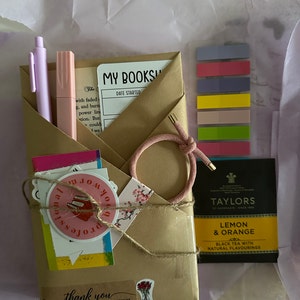 Blind Date With a Book / Gift for Book Lover / Reading Addict / Gift ...