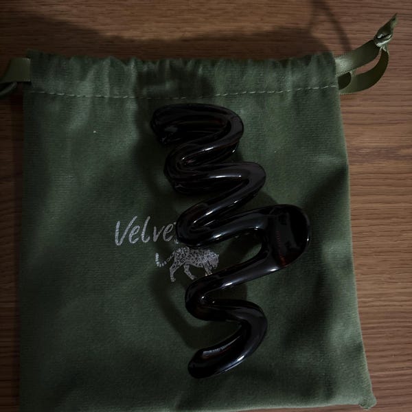 LARGE Velvet Claws the Bean Hair Claw Clip in Avocado With Velvet ...