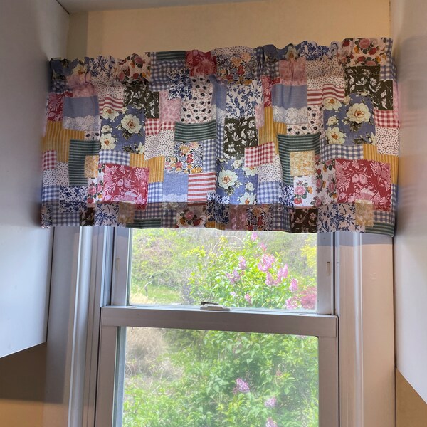 Nautical Coastal Beach Cottage Valance With, Lighthouse, Anchors ...
