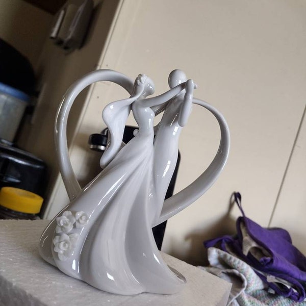 Stylized Dancing Wedding Cake Topper Figurine - Bride an Groom Modern ...