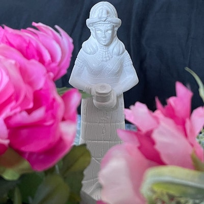 Assyrian Sumerian Goddess Inanna Ishtar Mari Lady of Wel Spring ...