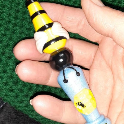Bumble Bee Inspired Ergonomic Crochet Hookhoney Bee Inspired Ergonomic ...