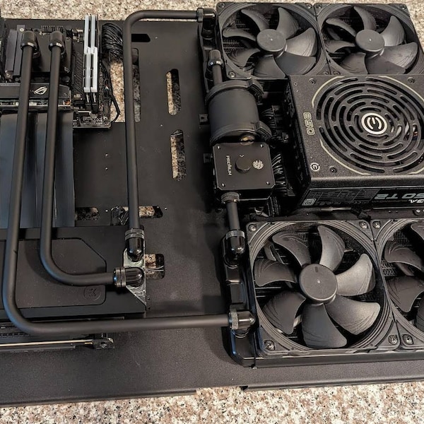 Wall Computer Dual Radiator, Wall Computer, Open Air Computer Case ...