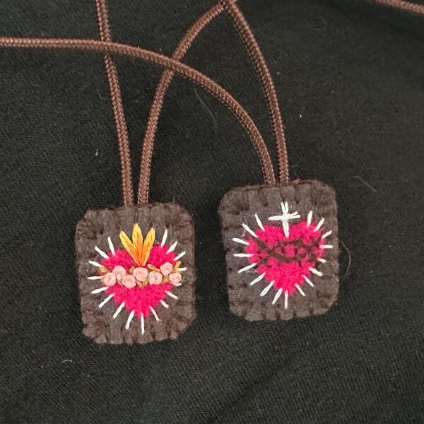 Traditional Brown Scapular Without Embroidered Design - 100% Woven Wool ...