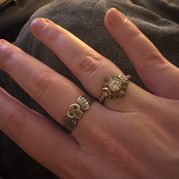 Taphophile Ring in Sterling Silver Memento Mori Skull - Etsy