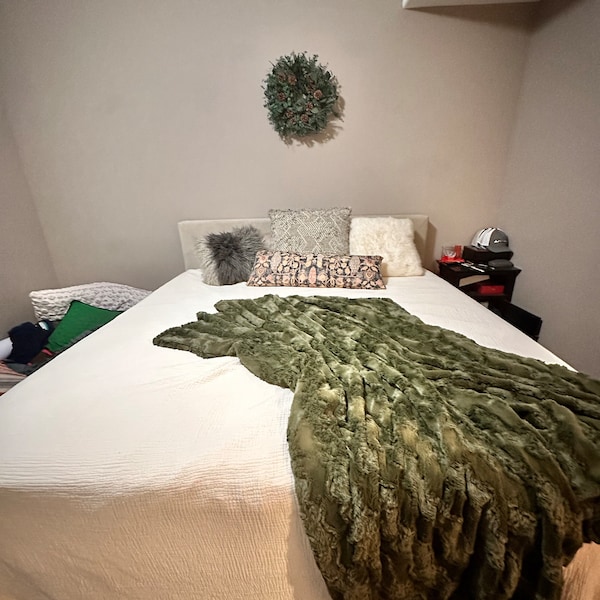 Adult Minky Blanket, Gifts for Mom - Moss Green Glacier, Adult Throw ...